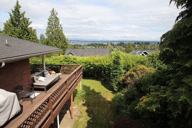 CHARMING 3 BED, 2 BATH 1850 SF SEATTLE HOME W EASY COMMUTE! - 6042 50th ...