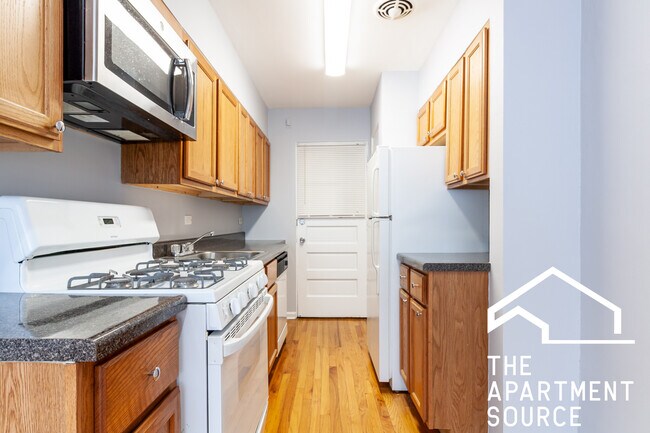 6535 N Mozart St - 6535 N Mozart St Chicago IL 60645 | Apartment Finder