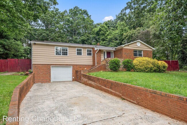 3 br, 2 bath House - 5447 Alpine Lane - 5447 Alpine Ln Charlotte NC ...