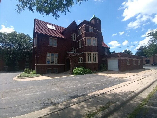 420 N Main St - 420 N Main St Rockford IL 61103 | Apartment Finder