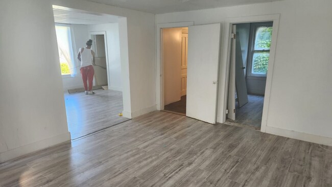 27 Milton Ave - 27 Milton Ave Amsterdam NY 12010 | Apartment Finder