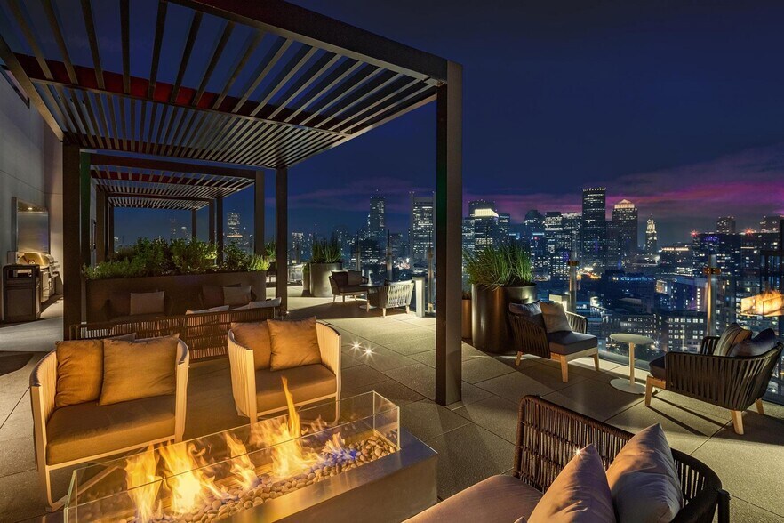 The Metlo - 399 Congress St Boston MA 02210 | Apartment Finder