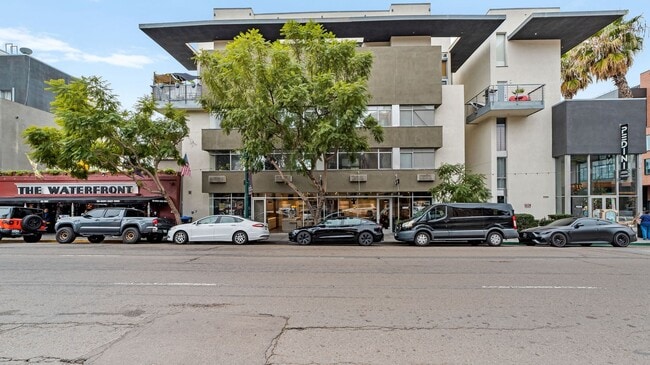 Beautiful 2Br/2Ba Townhome In Little Italy With Views Of The Bay! 3D ...