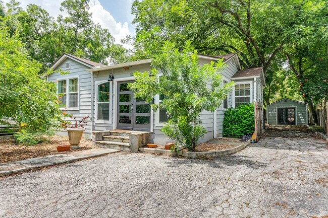 ALAMO HEIGHTS I.S.D. COTTAGE - 355 Redwood St San Antonio TX 78209 ...