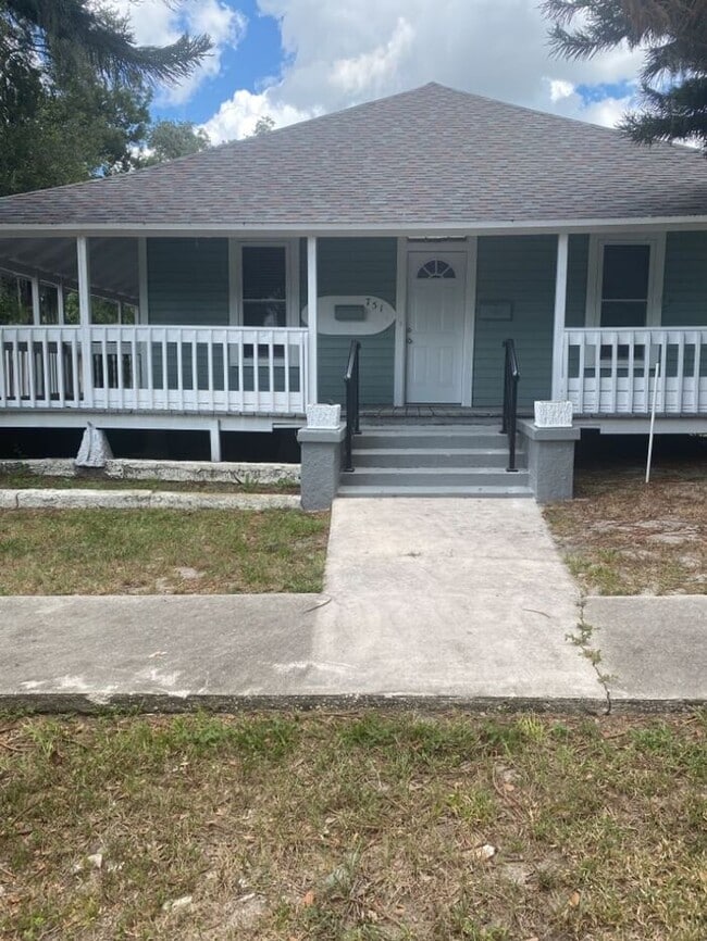Newly Renovated Duplex - 751 Ave D SW Winter Haven FL 33880 | Apartment ...