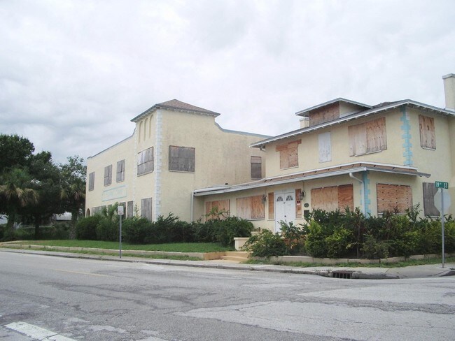 Courthouse Lofts - 1889 Old Dixie Hwy Vero Beach FL 32960 | Apartment ...
