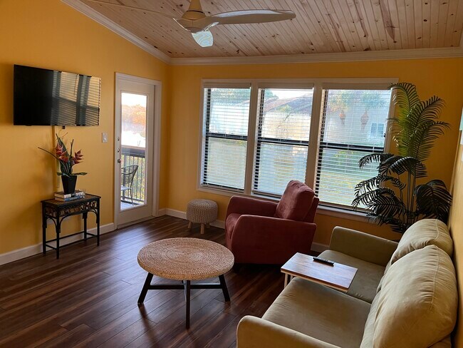 4033 Crockers Lake Blvd - 4033 Crockers Lake Blvd Sarasota FL 34238 ...