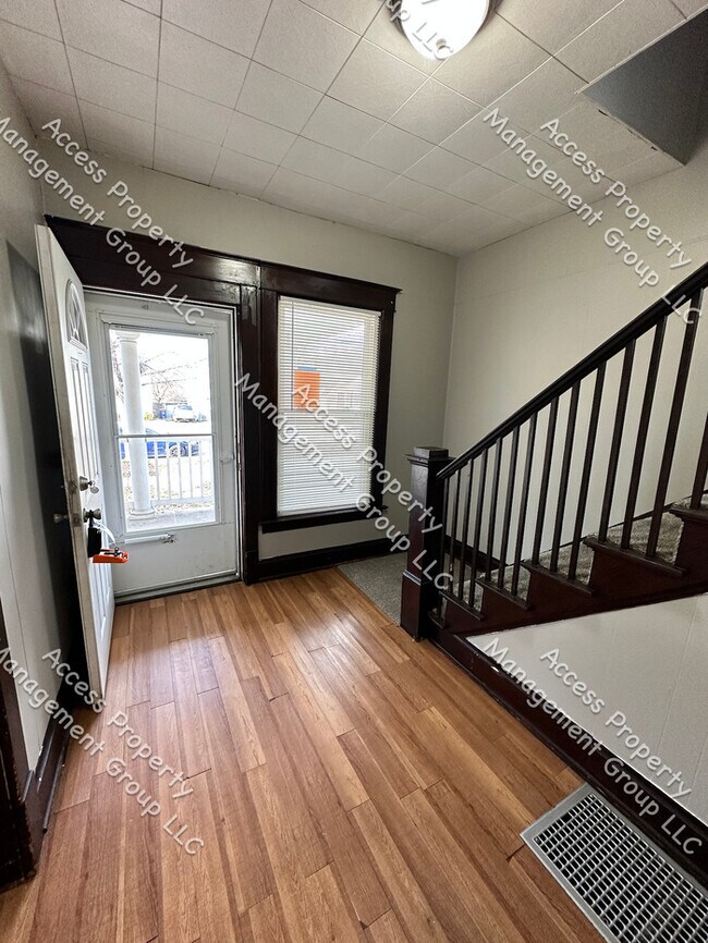 3 Bedroom in Fulton Heights by Aquinas Col... - 50 Lowell Ave NE Grand ...