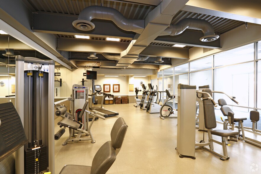 Encore Apartments - 100 7th St Pittsburgh PA 15222 | Apartment Finder