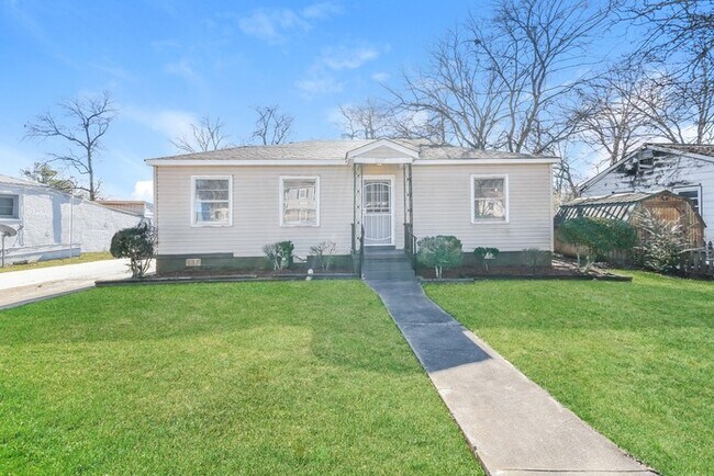 Sweet 3 Bedroom in Midfield, AL - 1265 Meadow Ln Birmingham AL 35228 ...