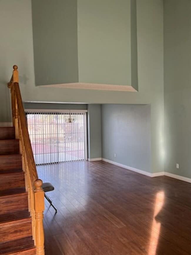 4Bed and 3Bath Two Story House in Palmdale - 5363 Meredith Ave Palmdale ...