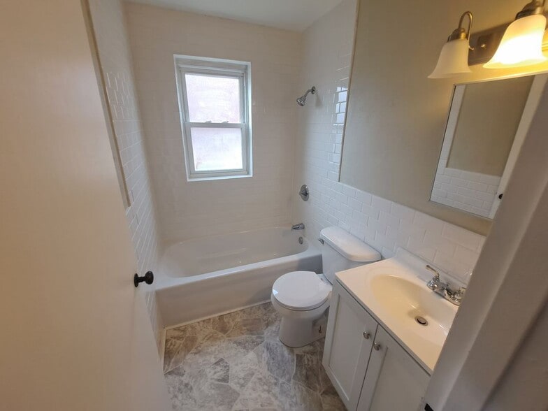 2131 21st Ave - 2131 21st Ave Rock Island IL 61201 | Apartment Finder