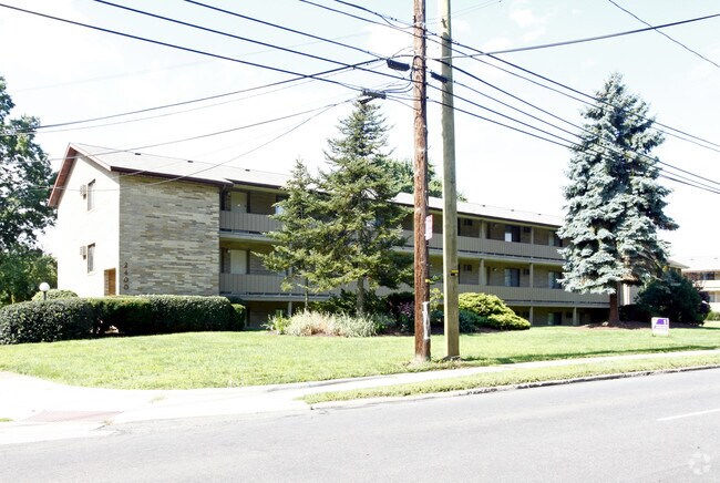 Ellet Complex - 2376-2400 E Market St Akron OH 44312 | Apartment Finder