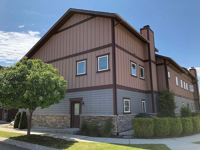 Alta View 2 bedroom 2.5 Bath with Fireplace - 115 Oak St Whitefish MT ...