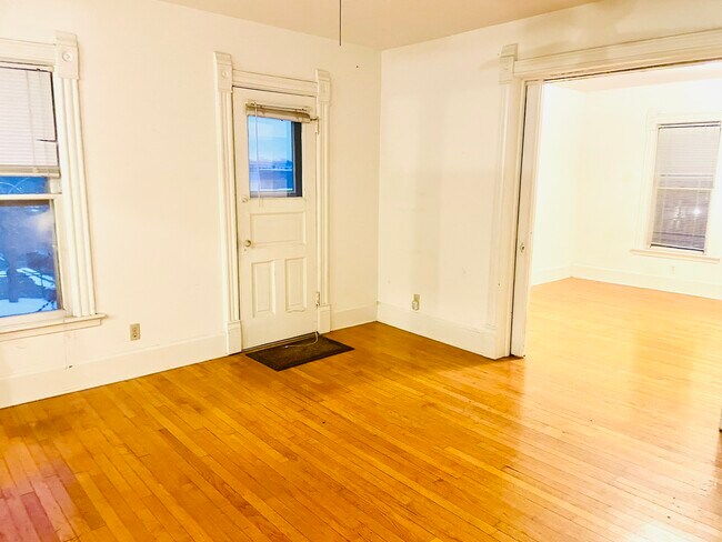 524 E Main St - 524 E Main St Madison WI 53703 | Apartment Finder