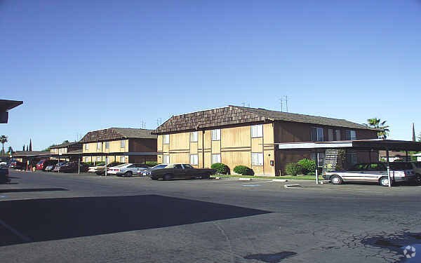 Lakeland Apartments - 1205 E Cleveland Ave Madera CA 93638 | Apartment ...