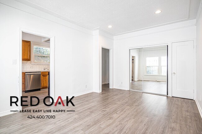 Absolutely Gorgeous Remodeled Spacious Stu... - 1818 Whitley Ave Los ...