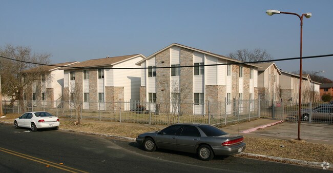 Goodwin - 3706 Goodwin Ave Austin TX 78721 | Apartment Finder