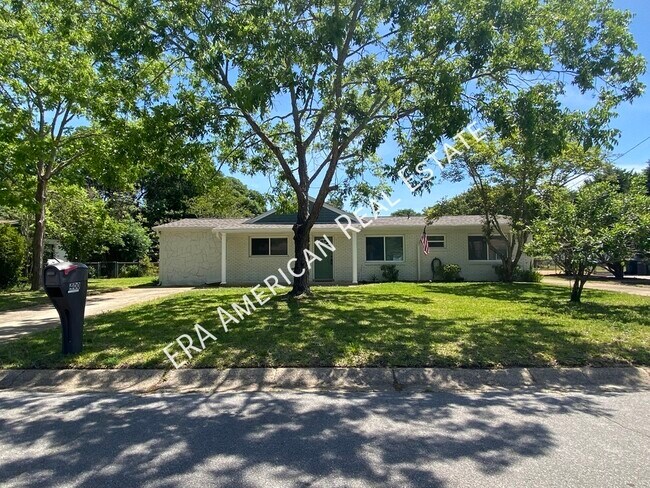 Close to Hurlburt Field AFB - 400 Argyle Ct Mary Esther FL 32569 ...