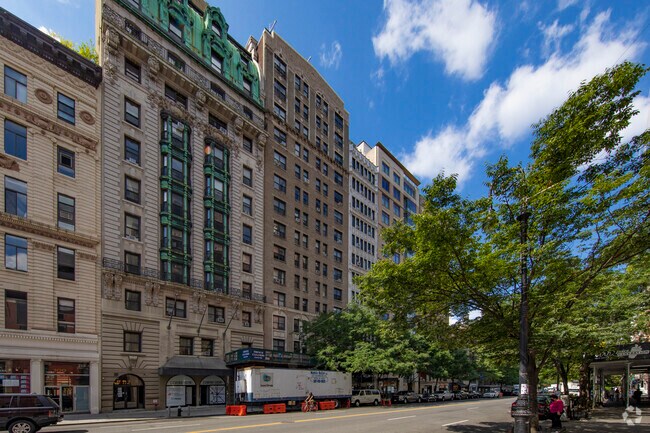 Lincoln Square - 116 W 72nd St New York NY 10023 | Apartment Finder