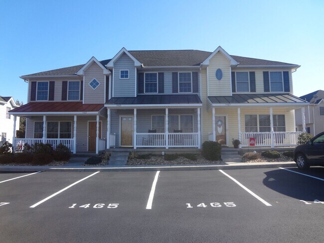 End Unit Townhouse at Liberty Square - 1467 Founders Way Harrisonburg ...