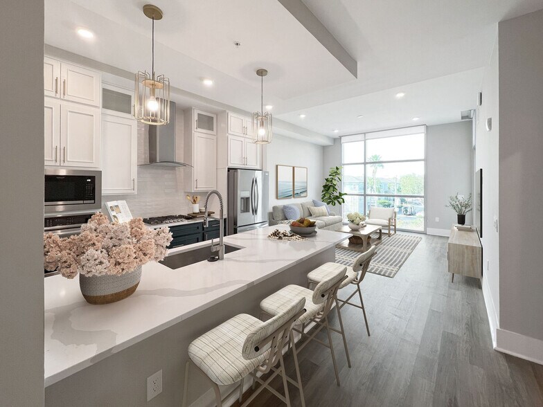 The Emerson at Rocky Point - 3015 N Rocky Point Dr E Tampa FL 33607 ...