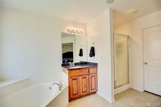 Large open 3 bed, 3 car Garage in The Highlands at Forest Ridge - 7324 ...