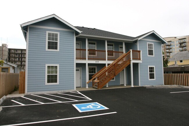 Hermosa Park Fourplex - 420 S Columbia St Seaside OR 97138 | Apartment ...