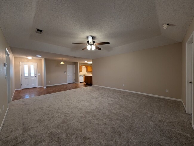 3/2/2 Close to Kraft Park & the County Line- Memorial Trail / Fridge ...