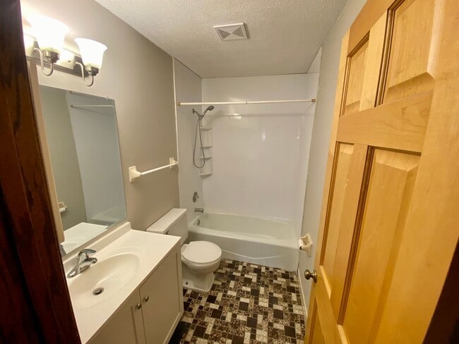 1017 21st St SE - 1017 21st St SE Rochester MN 55904 | Apartment Finder