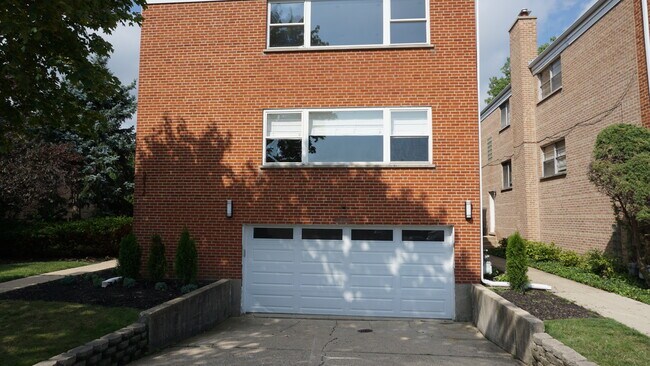 6832 N Hamlin Ave - 6832 N Hamlin Ave Lincolnwood IL 60712 | Apartment ...