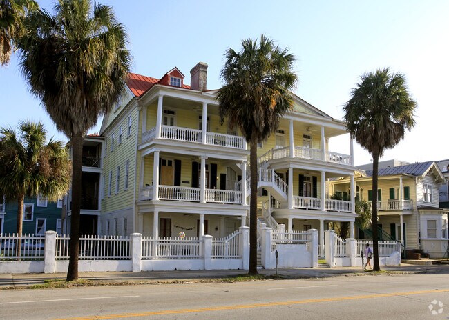 210-212 Calhoun St - Charleston, SC | Apartment Finder
