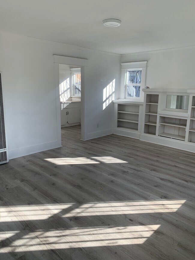 1457 W 52nd St - 1457 W 52nd St Los Angeles CA 90062 | Apartment Finder