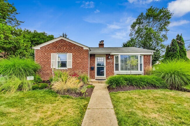 Cozy plus Metro = Welcome home - 2409 Dennis Ave Silver Spring MD 20902 ...
