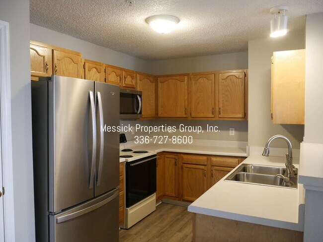 Main Level, Great Location, Many Recent Up... - 614 Rivertree Ln ...