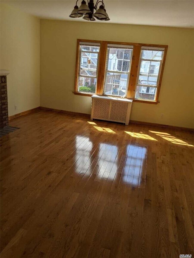 62-41 Ellwell Crescent - 62-41 Ellwell Crescent Queens NY 11374 ...