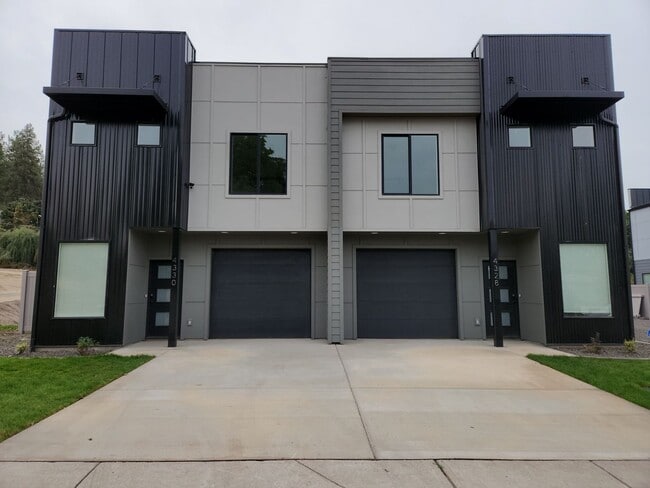 BRAND NEW MODERN 4 BED 2.5 BATH DUPLEX WIT... - 4330 E Longfellow Ave ...