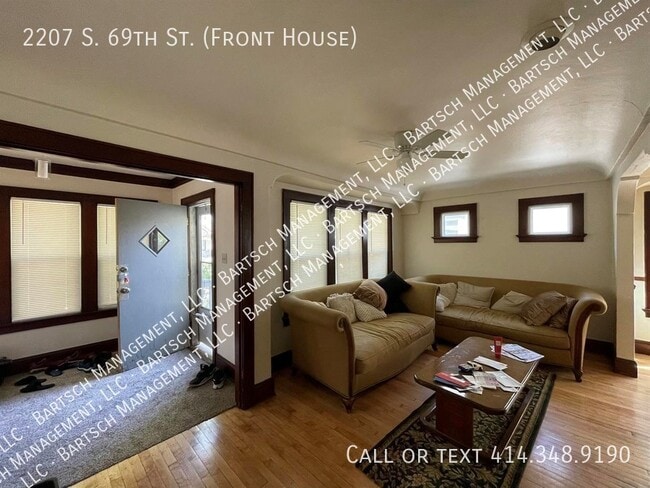 2207 S 69th St - 2207 S 69th St West Allis WI 53219 | Apartment Finder