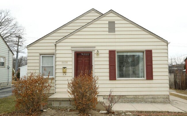 The Perfect Gem 3 Bedroom Single Family Ho... - 8638 W Hayes Ave West ...