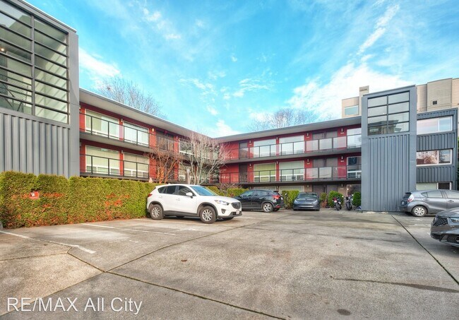 Studio, 1 bath House - The Mode 752 Bellev... - 752 Bellevue Ave E ...