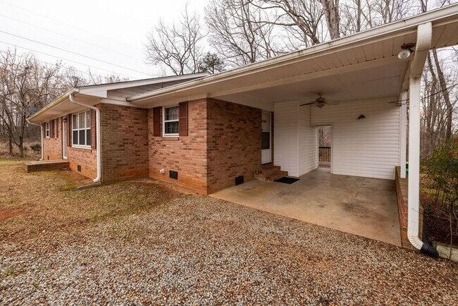 Classic Brick Ranch in Mebane - 523 Mattress Factory Rd Mebane NC 27302 ...