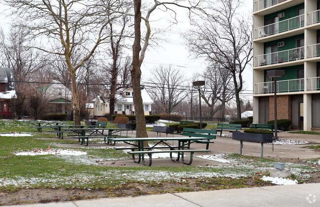 Union Square - 3495 E 98th St Cleveland OH 44104 | Apartment Finder