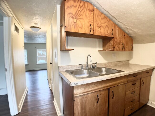 750 W Grand Ave - 750 W Grand Ave Beloit WI 53511 | Apartment Finder