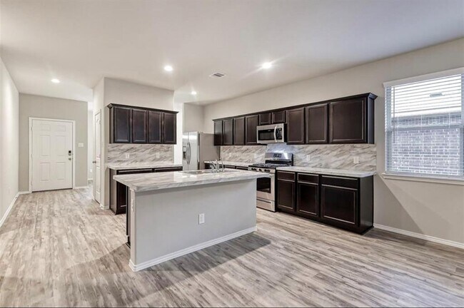 14076 Silver Falls Ct - 14076 Silver Falls Ct Shenandoah TX 77384 ...