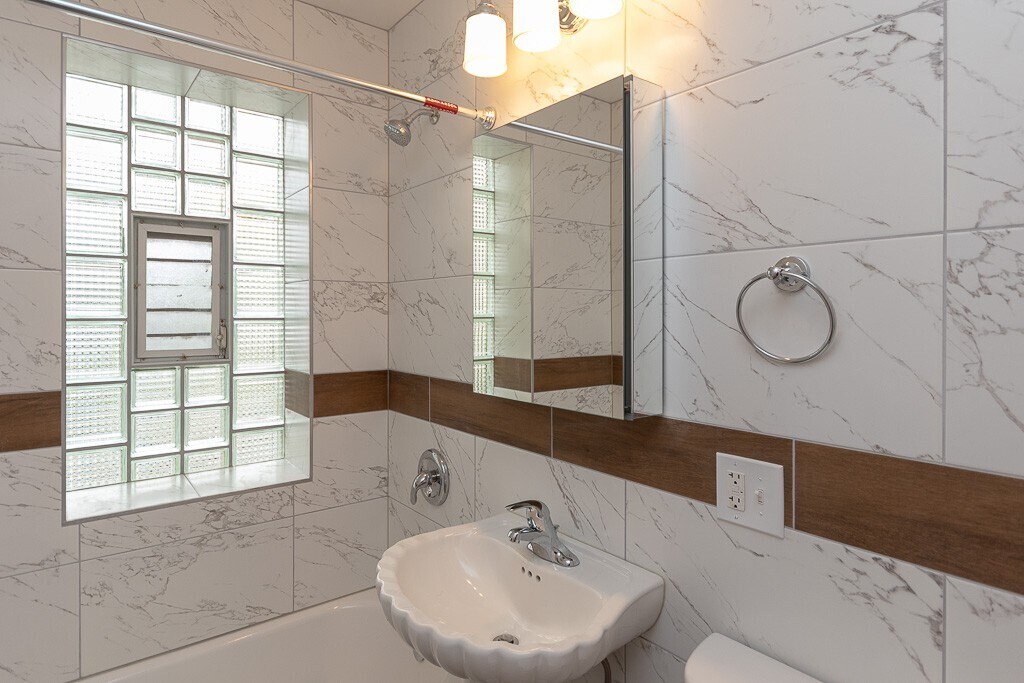 4512 S Laporte Ave - 4512 S Laporte Ave Chicago IL 60638 | Apartment Finder