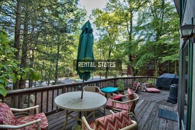 4 bedroom in Hamlin PA 18427 - 658 Lakeview Dr W Hamlin PA 18427 ...