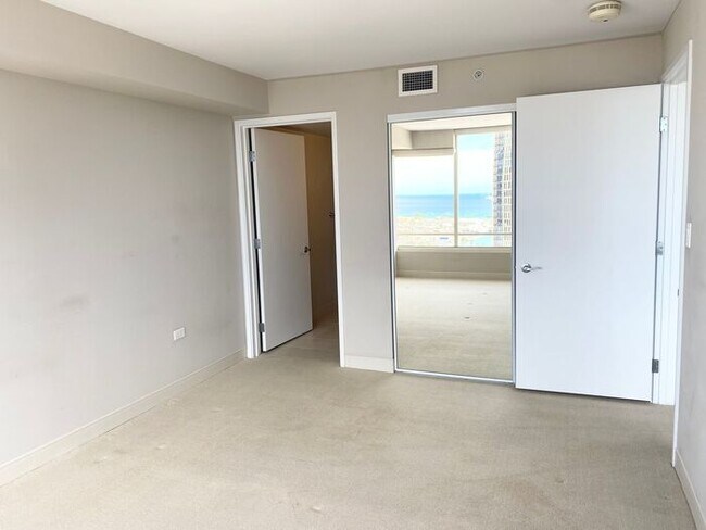 Pacifica Honolulu - Heart of Kaka'ako : 2-... - 1009 Kapiolani Blvd ...