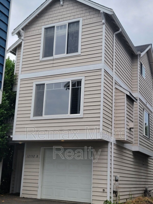 12332 14th Avenue Northeast - 12332 14th Avenue Northeast Seattle WA ...