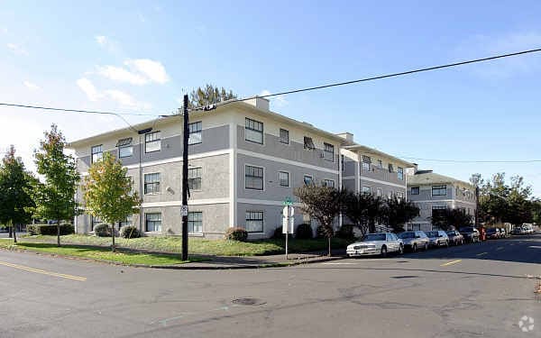 Sandy Park Apartments - 2345 NE Sandy Blvd Portland OR 97232 ...