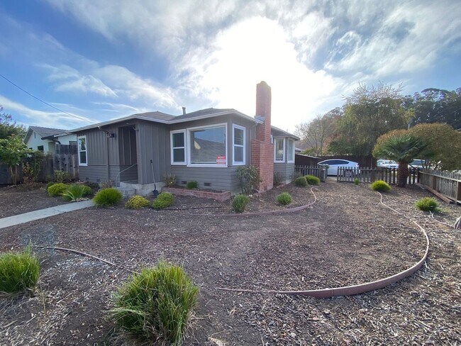 Charming Pleasure Point Home With Large Ya... - 700 26th Ave Santa Cruz ...